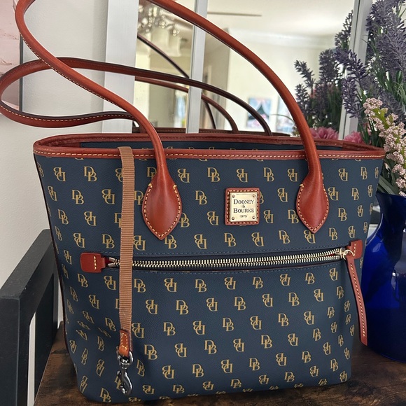 Dooney And Bourke Tote Bags